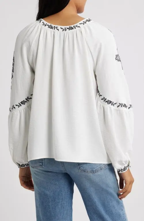 Bobeau Embroidered Raglan Sleeve Top