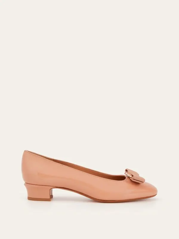 FERRAGAMO Vara Pump - Beige