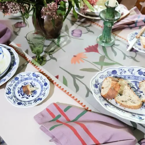 SOPHIE WILLIAMSON DESIGN Table Runner Picnic On The Meadow