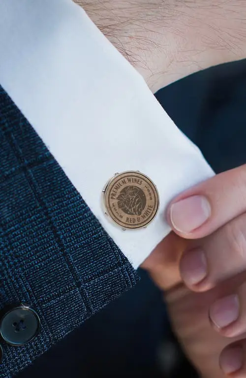 CUFFLINKS, INC. Cufflinks