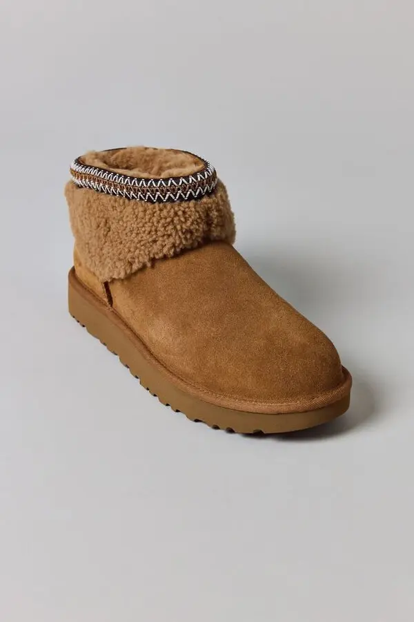 UGG Classic Ultra Mini Maxi Curly Ankle Boots