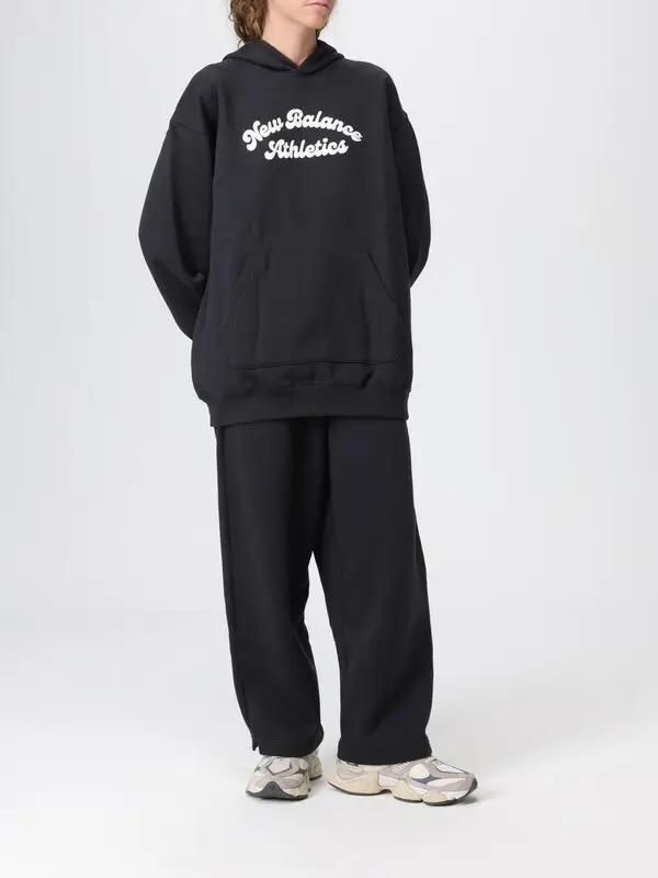 NEW BALANCE Athletics Logo Hoodie - Black