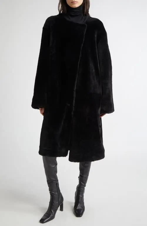 TOTEME Collarless Shearling Overcoat - Black