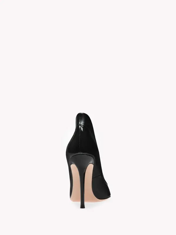 GIANVITO ROSSI Tuxedo Pump