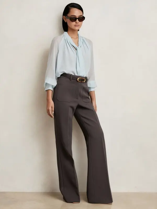 REISS Priya Petite Twill Patch-pocket Flared Trousers - Mauve Neutral