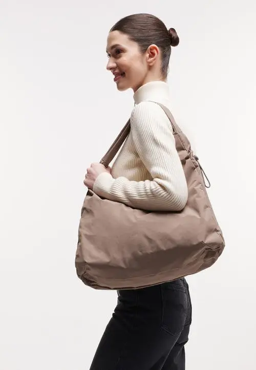 GOT BAG Mellow Hobo Bag Recycled Nylon - Oyster