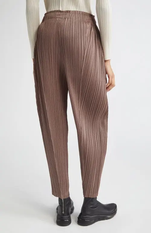 Issey Miyake Thicker Bottoms Pleated Tapered Ankle Pants - Brown