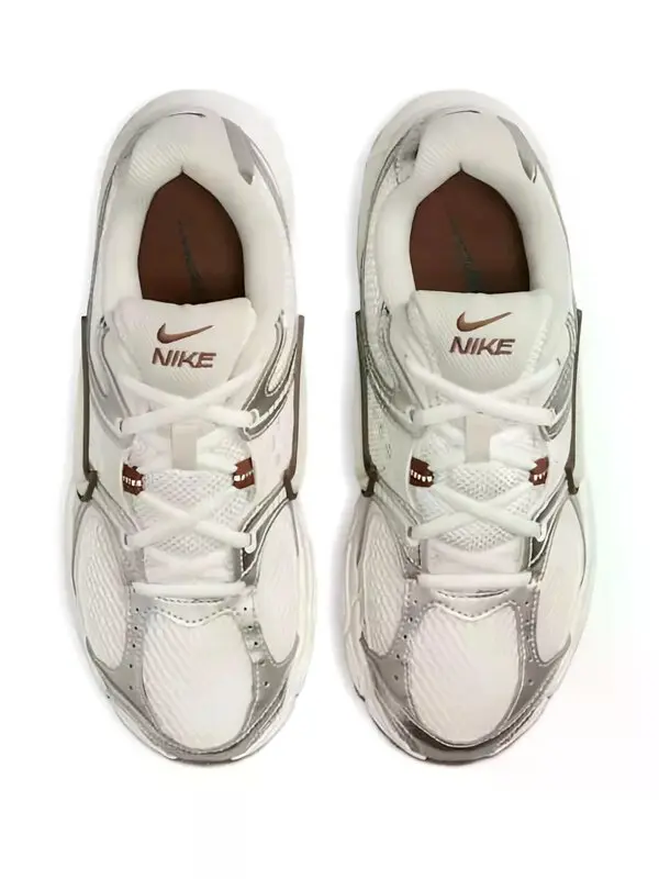 Nike V5 Rnr Sneakers