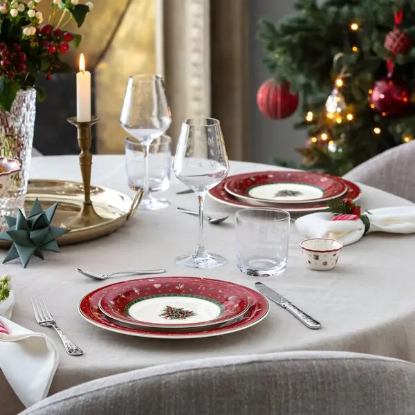 VILLEROY & BOCH Toy's Delight Red Round Dinner Plate - Multi