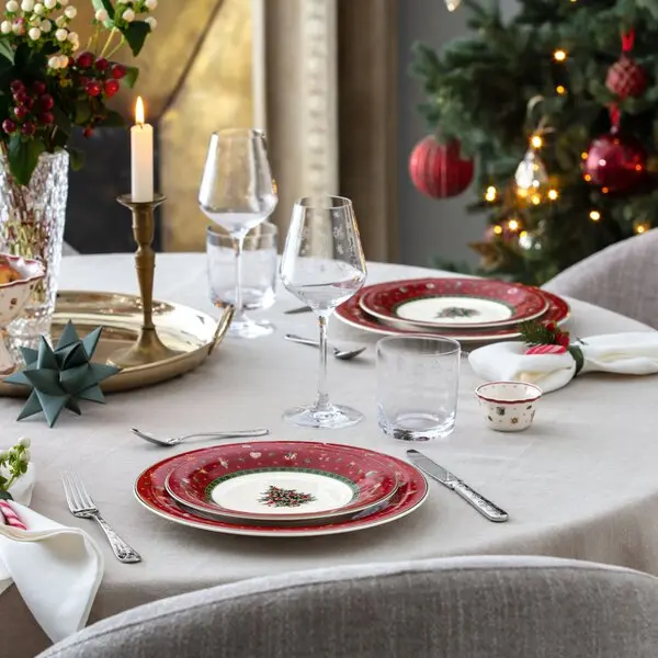 VILLEROY & BOCH Toy's Delight Red Round Salad Plate - Multi