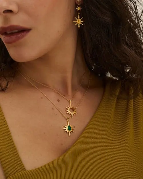 OTTOMAN HANDS Onyx Star Necklace