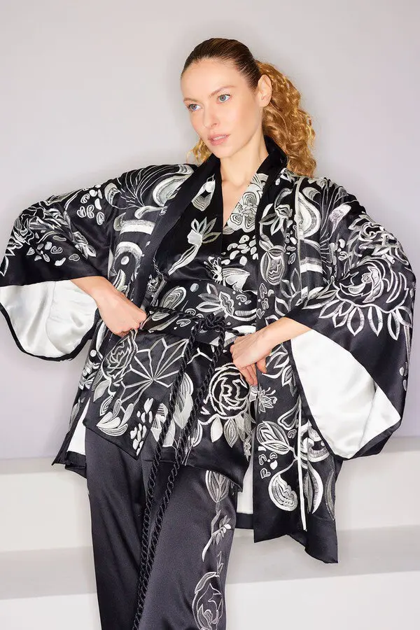 Natori Couture Nouveau Embroidered Silk Kimono - Black