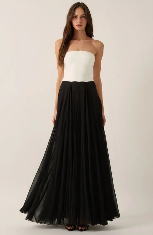 MODENAIRE Strapless Tulle Gown