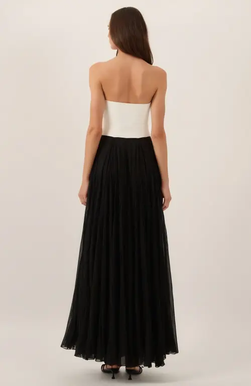 MODENAIRE Strapless Tulle Gown