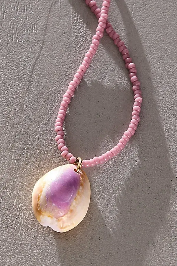 STUDIO DIXIE Shell Adorned Pendant Necklace - Lavender