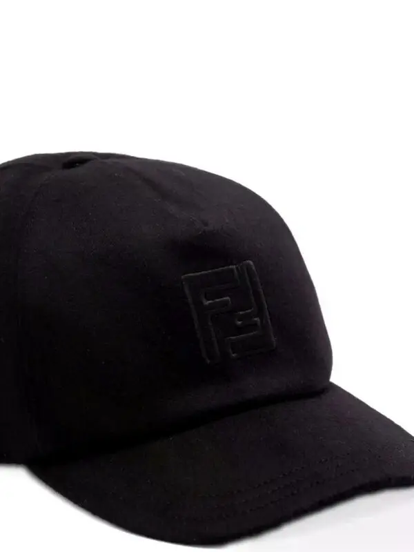Fendi Logo-embroidered Cap - Black