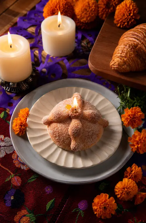 SOUTHLAKE GIFTS Pan De Muerto Candle