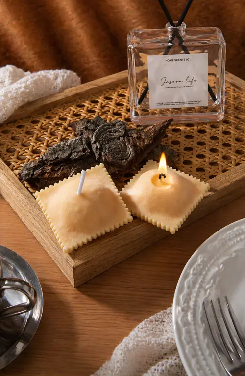 SOUTHLAKE GIFTS Pasta Candle - Ravioli 2-pack