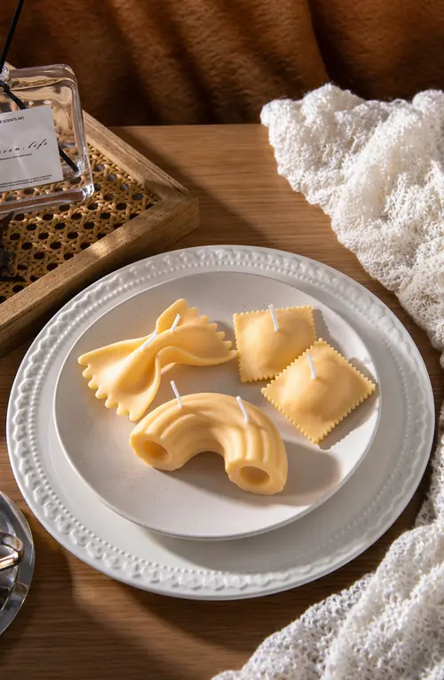 SOUTHLAKE GIFTS Pasta Candle - Ravioli 2-pack