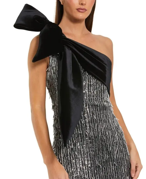 Mac Duggal Embellished Sequin Gown With Bow