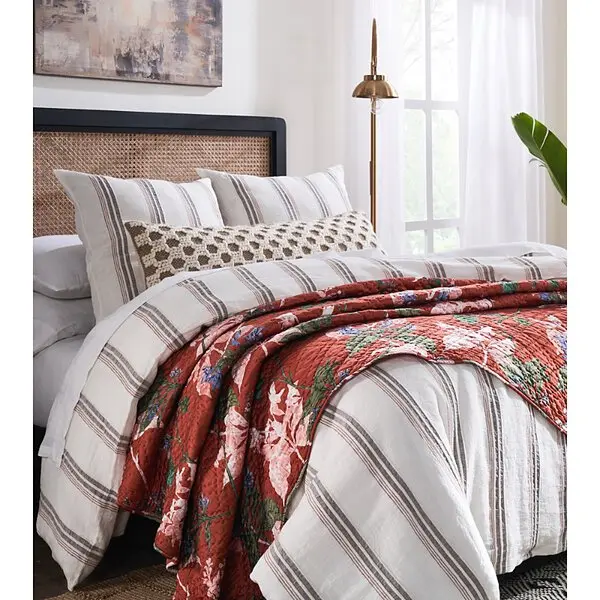 AMITY HOME Fitzgerald Quilt, Queen - Brick