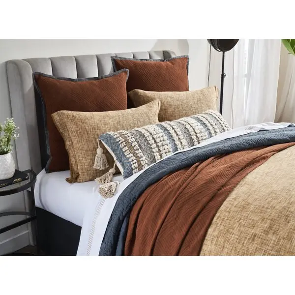 AMITY HOME Mateo Coverlet, Queen