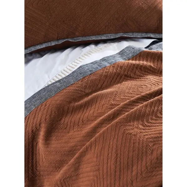 AMITY HOME Mateo Coverlet, King