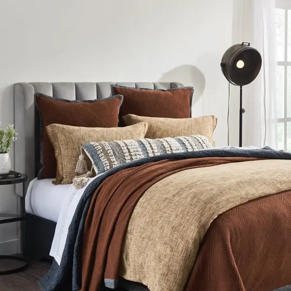 AMITY HOME Mateo Coverlet, King