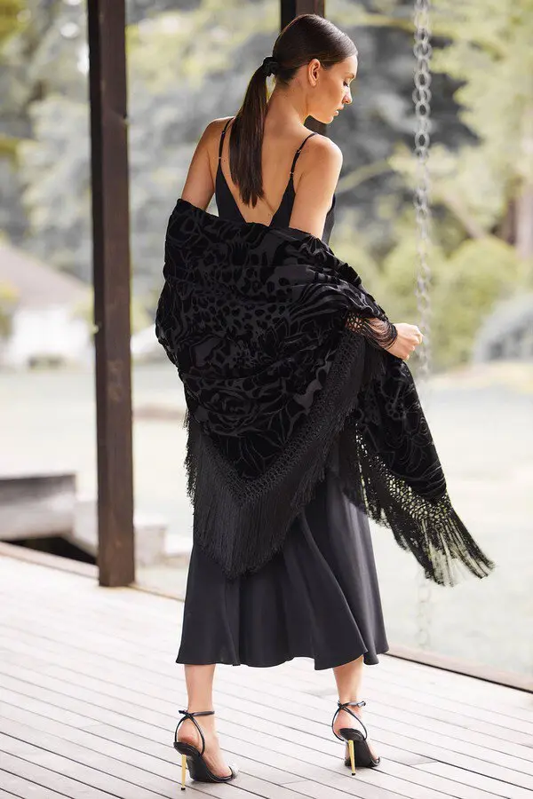 Natori Couture Burnout Velvet Fringe Shawl - Black