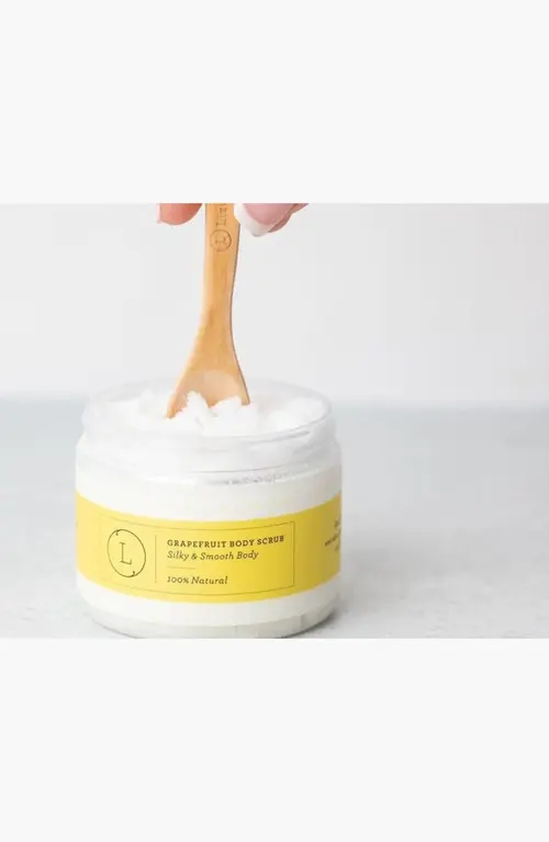 LIZUSH Reviving Set With Shea Butter And Body Scrub