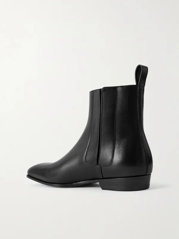 Manolo Blahnik Bruton 166 Leather Chelsea Boots