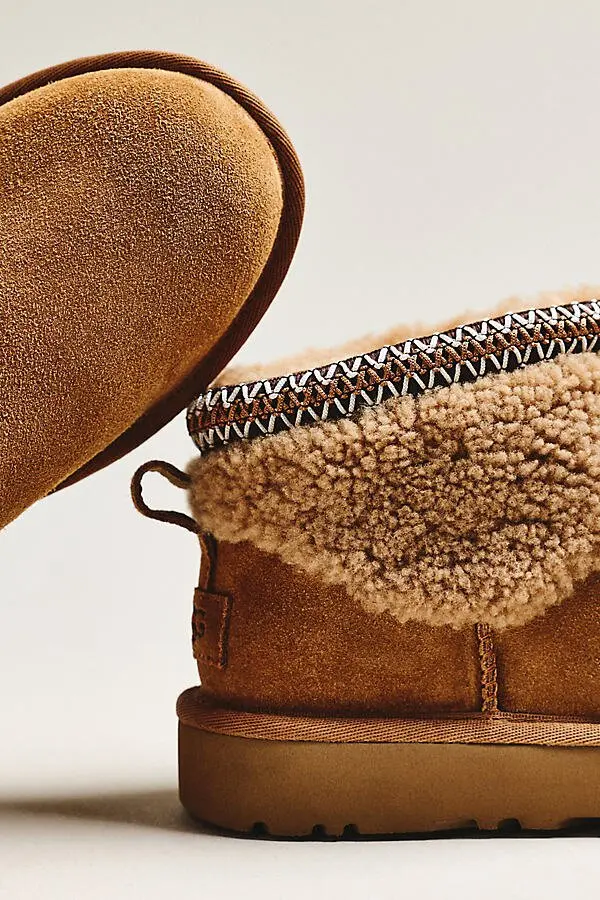 UGG Classic Ultra Mini Maxi Curly Boots - Chestnut