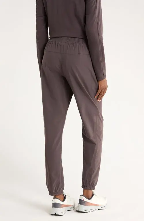On Focus Stretch Joggers - Pebble