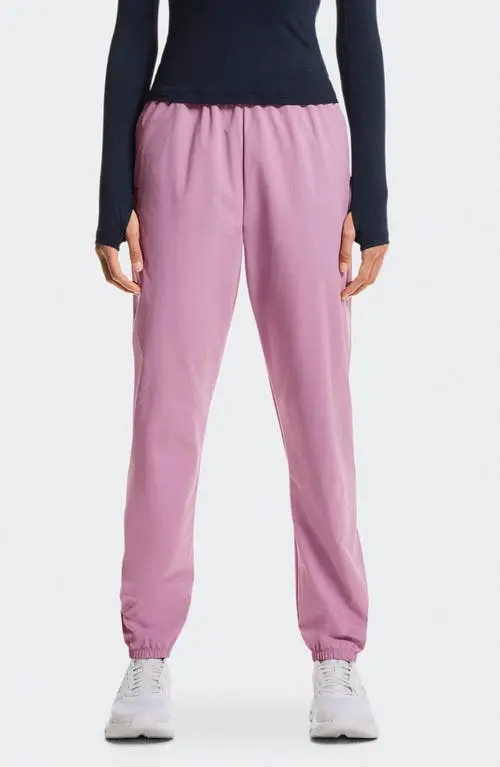On Focus Stretch Joggers - Sakura