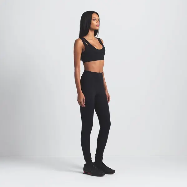 SKIMS Double Strap Scoop Bra | Deep Neutral | | Nike Matte - Obsidian
