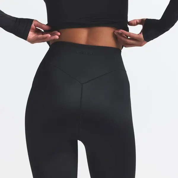 SKIMS Bonded Waist 26" Legging | Blue | | Nike Shine - Obsidian
