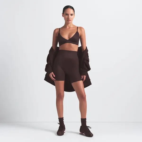 SKIMS Triangle Bra | Black | | Nike Shine - Phoenix