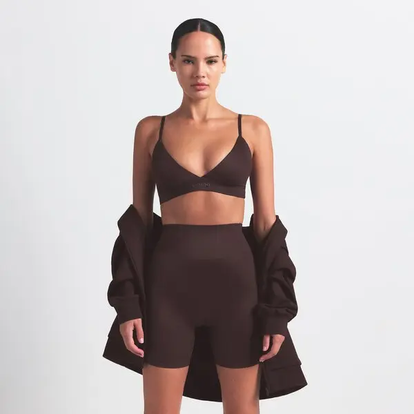 SKIMS Triangle Bra | Deep Neutral | | Nike Shine - Phoenix