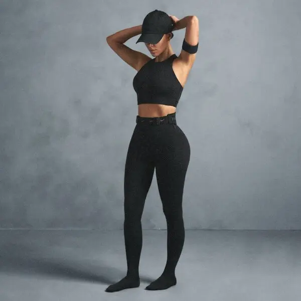 SKIMS High Neck Bra | Deep Neutral | | Nike Shine - Obsidian