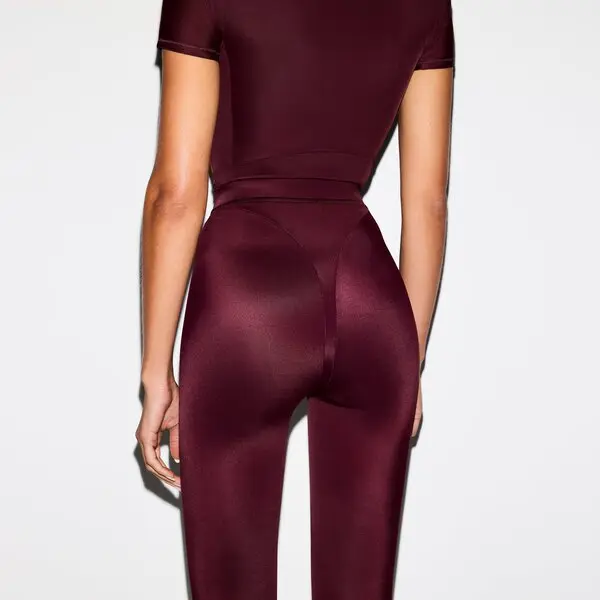 SKIMS V Line 26" Legging | Deep Neutral | | Nike Shine