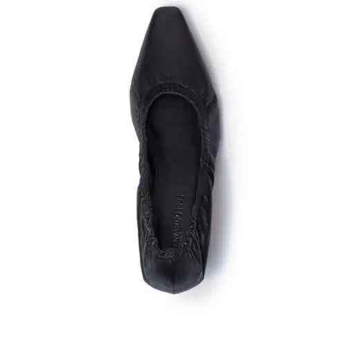Bernardo Manu Leather Pump - Black