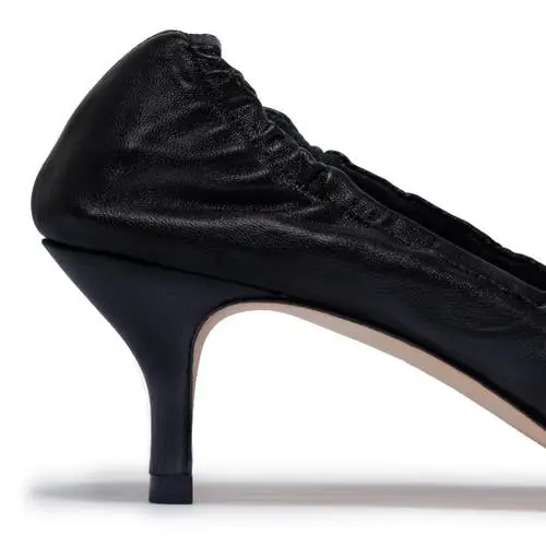 Bernardo Manu Leather Pump - Black