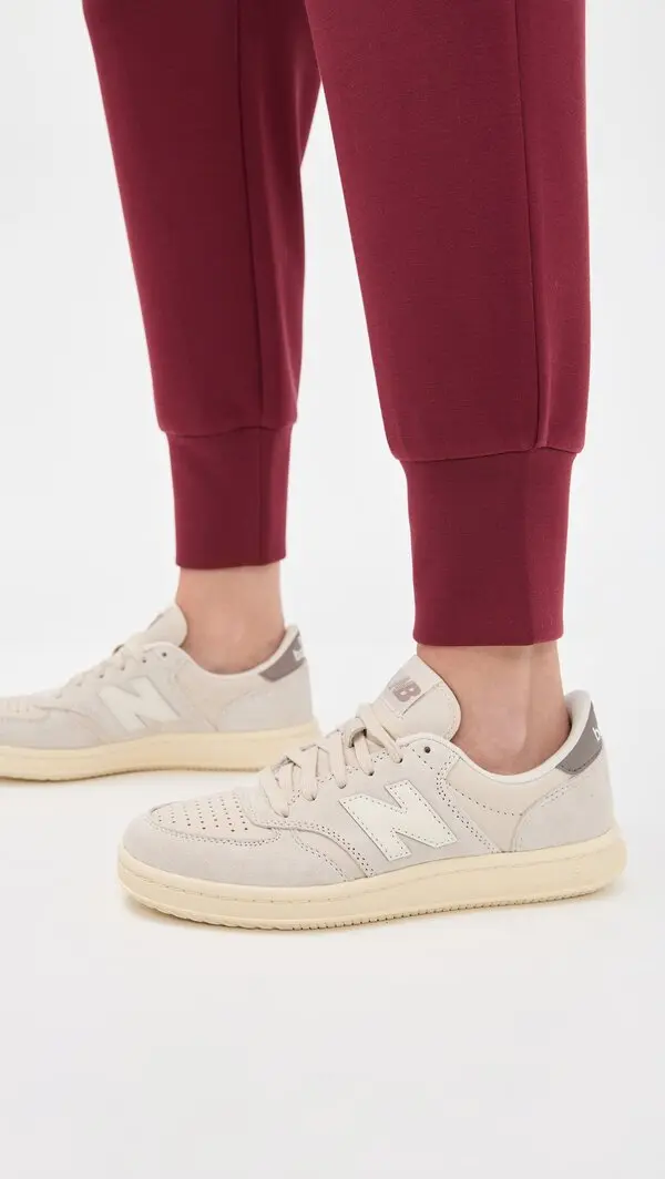 NEW BALANCE T500 Low Top Sneakers - Beige/beige