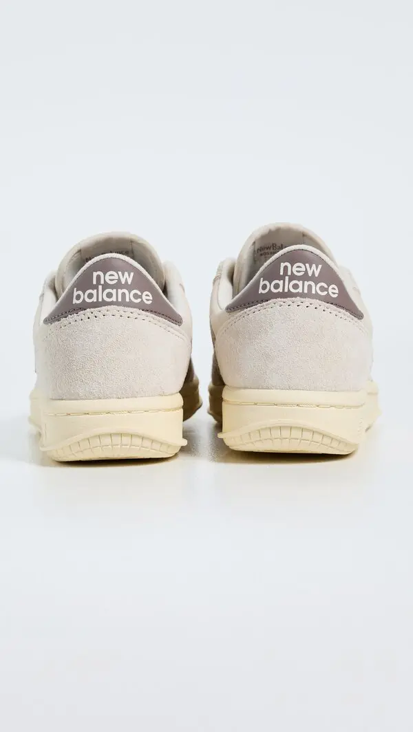 NEW BALANCE T500 Low Top Sneakers - Beige/beige