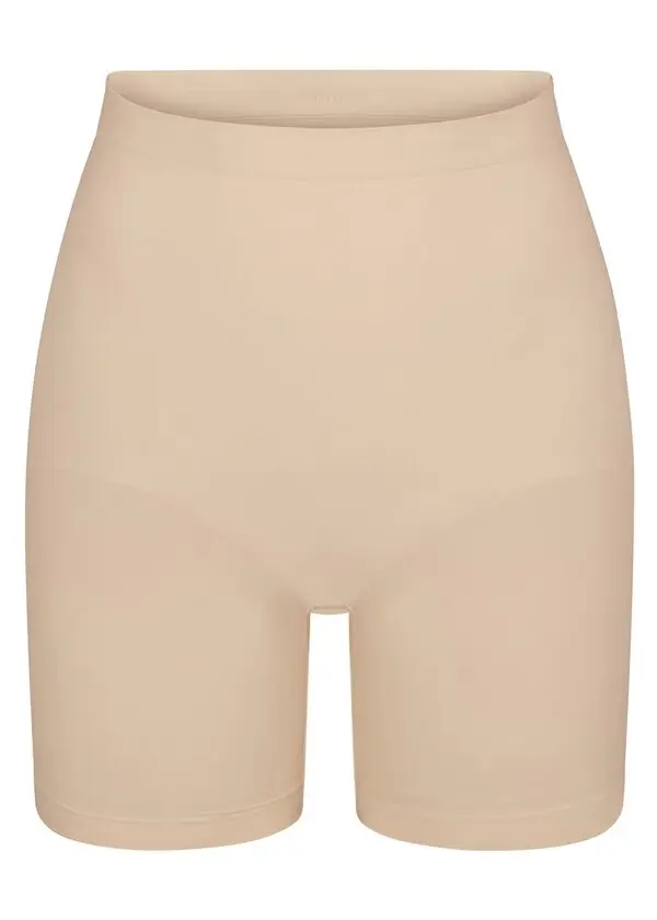 SKIMS Seamless Sculpt Mid-thigh Shorts - Cream