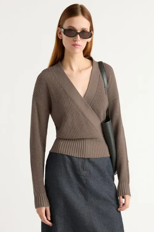 Modern Citizen Maren Cropped V-neck Sweater - Heather Brown