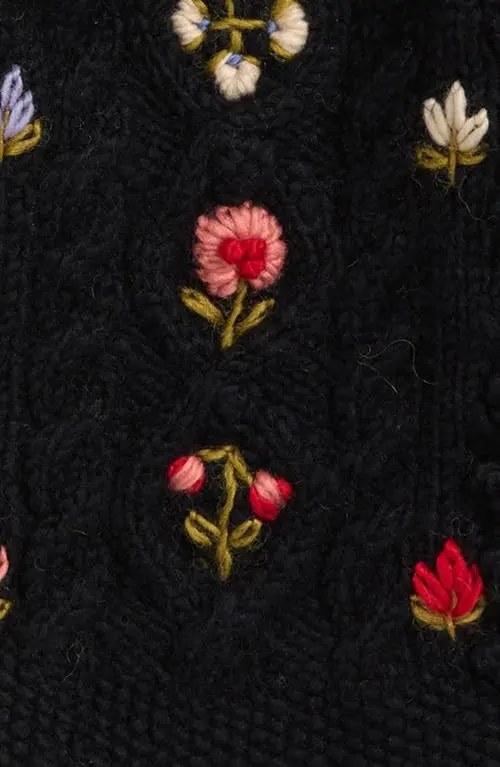 FRENCH KNOT Narrow Cable Knit Scarf - Black