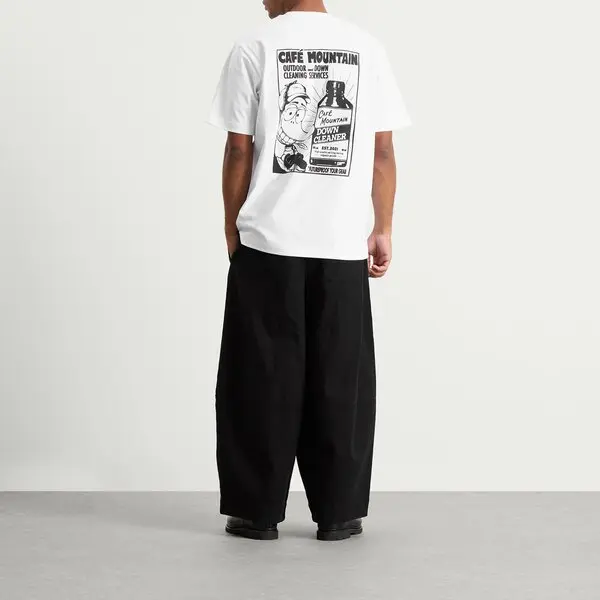 CAFÉ MOUNTAIN Down Cleaning Duck T-shirt