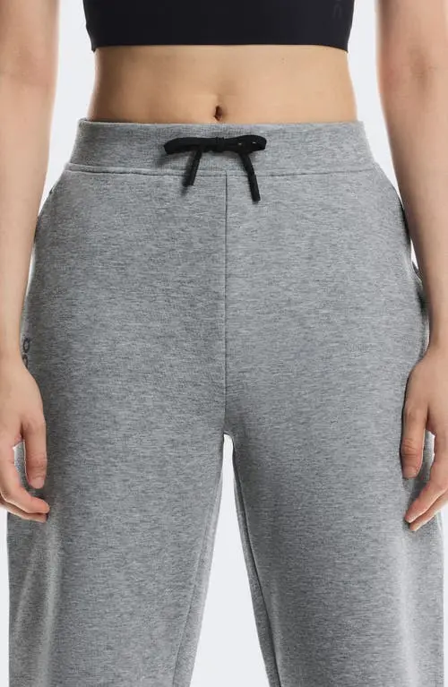 On Focus Tech Relaxed Fit Sweatpants - Basalt