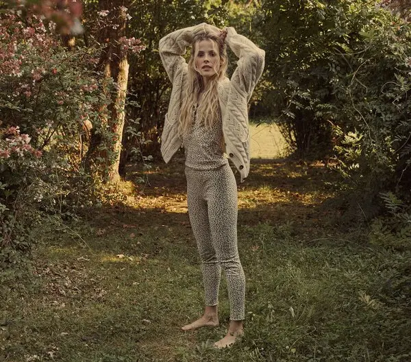 HMD Beacon Cardigan Sweater